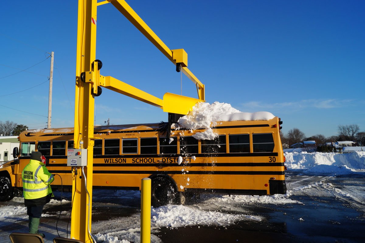 Scraper Systems™ Series 700 Wide-Spanner Bus Snow Scraper – Scraper Systems